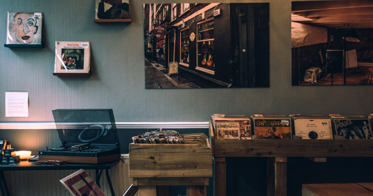 DISPLAY YOUR VINYL RECORDS LIKE A PRO - vinylvirgins.com